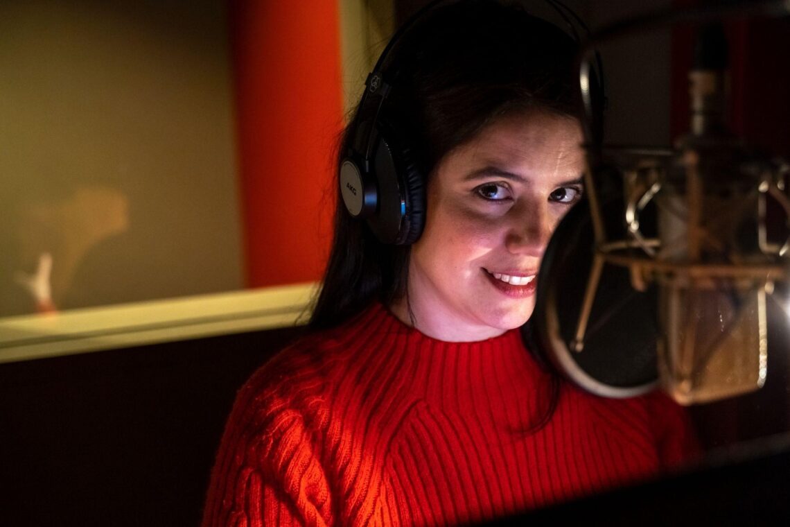 LAS ACTRICES LOLITA Y MIRANDA GAS PONEN VOZ A LA DESGARRADORA ‘LA PLAZA ...